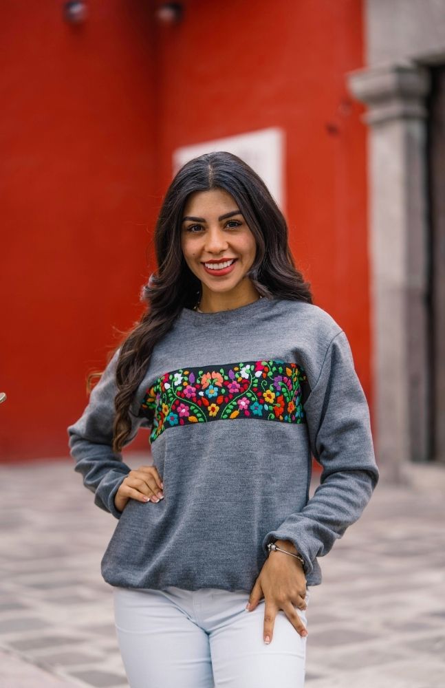 Penelope Gray Sweater with colorful Hand Embroidery – Le Catrina